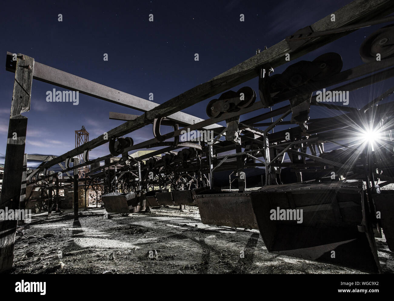 Factory by night hi-res stock photography and images - Alamy
