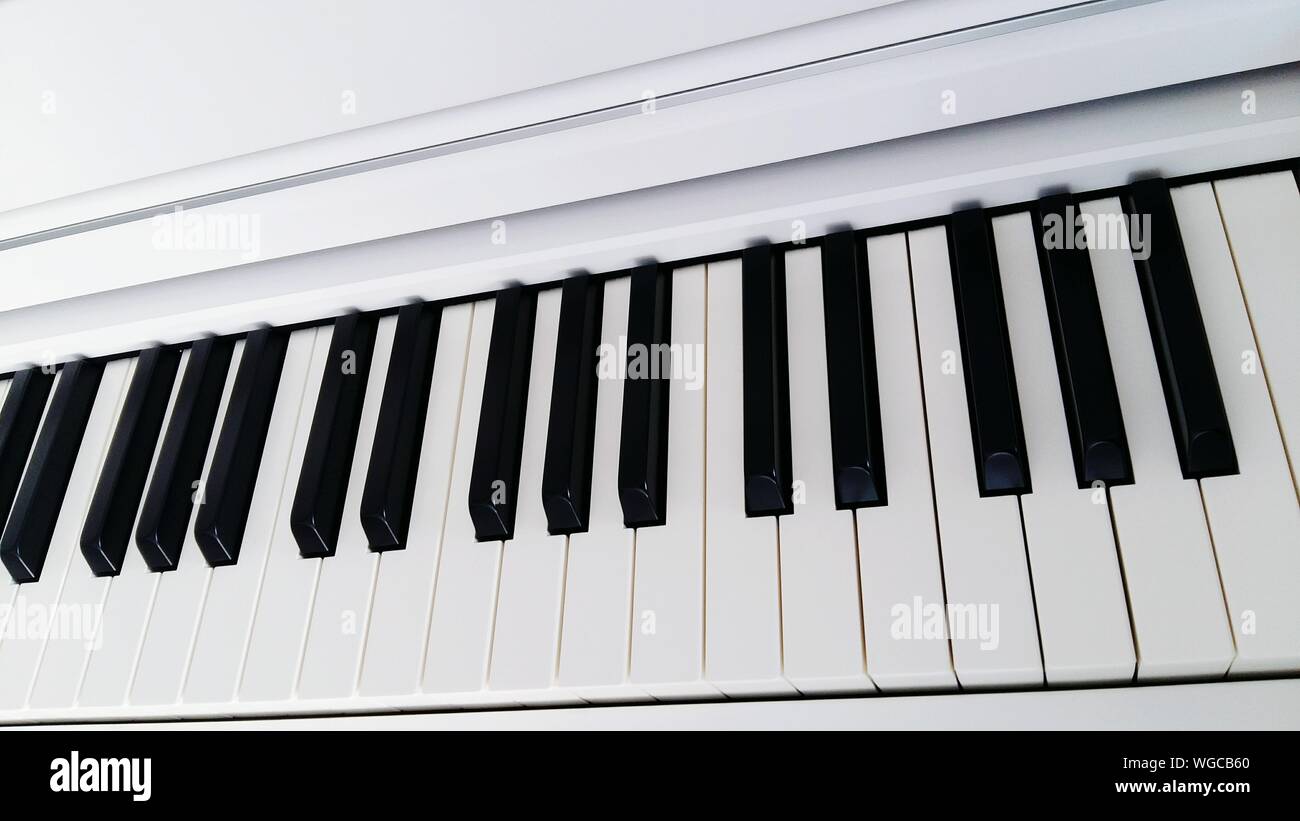 Piano side view with keys hi-res stock photography and images - Alamy