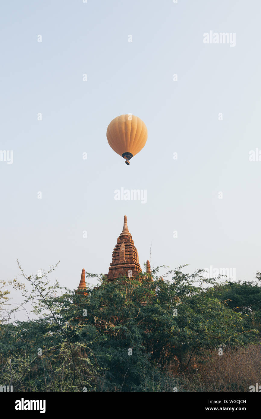 Ballooning over ancient temple hi-res stock photography and images - Alamy