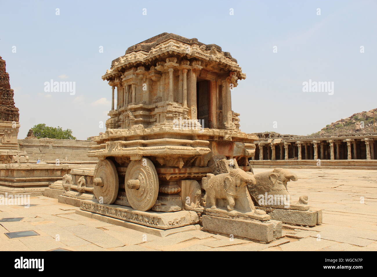 Very old temple ruins hi-res stock photography and images - Alamy