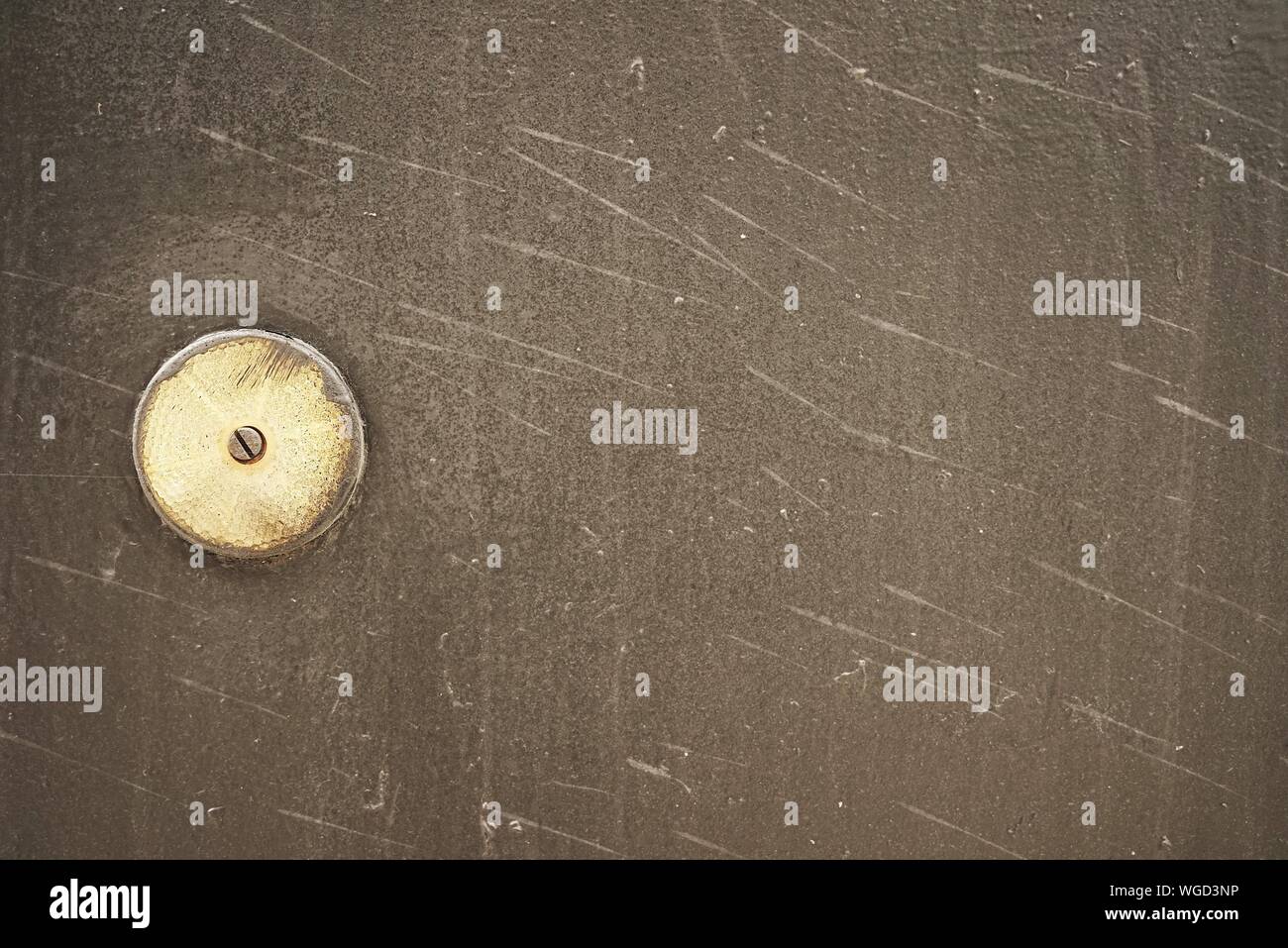 Metal screw hi-res stock photography and images - Alamy