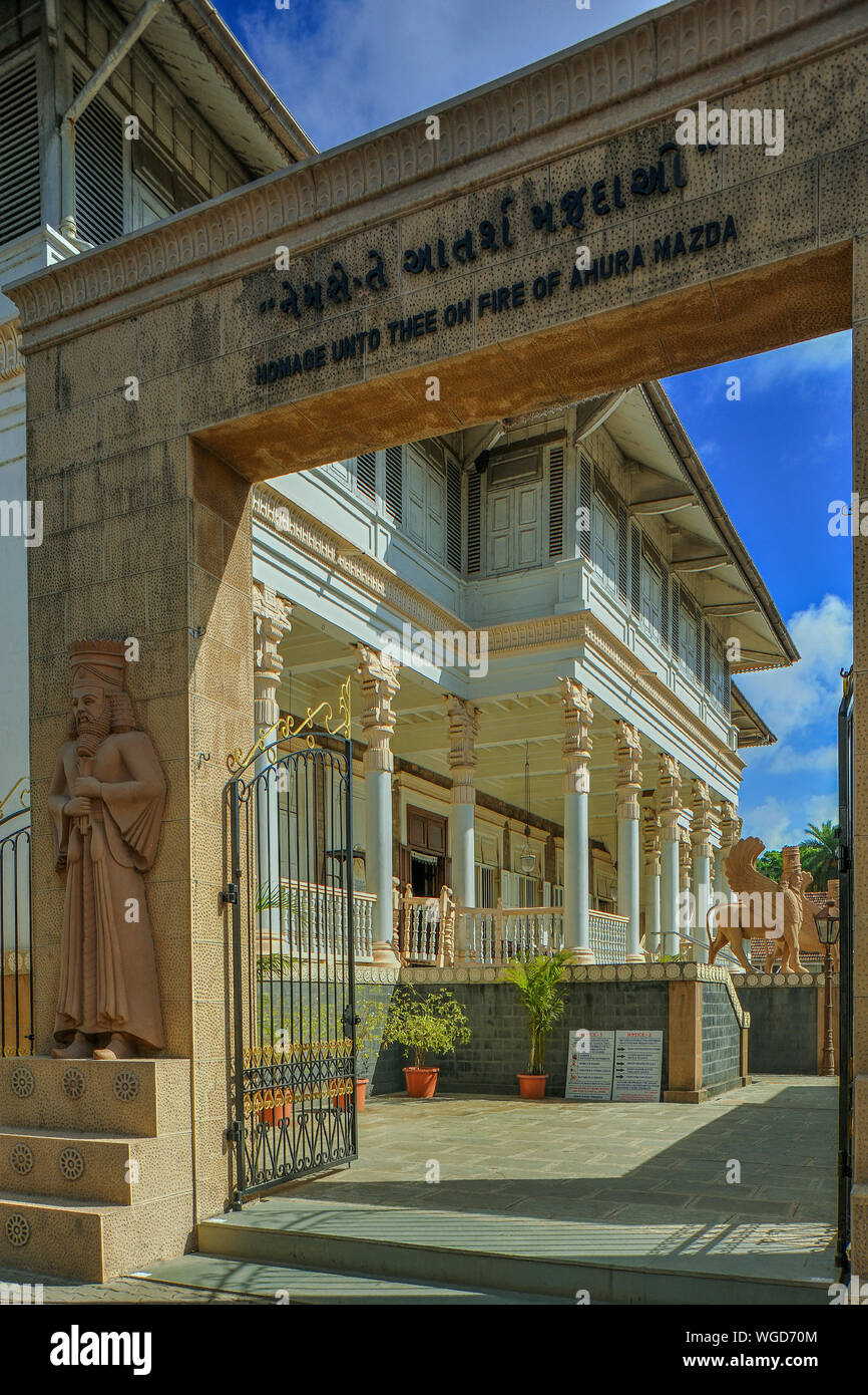 25 May 20011 IRANSHAH-Atash Behram (fire temple Zoroastrianism) Udvada ...