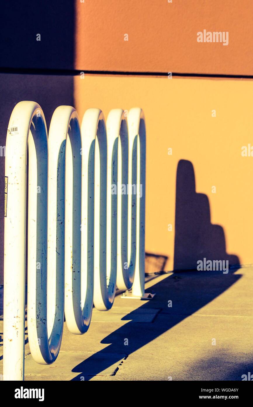 U shaped building hi-res stock photography and images - Alamy