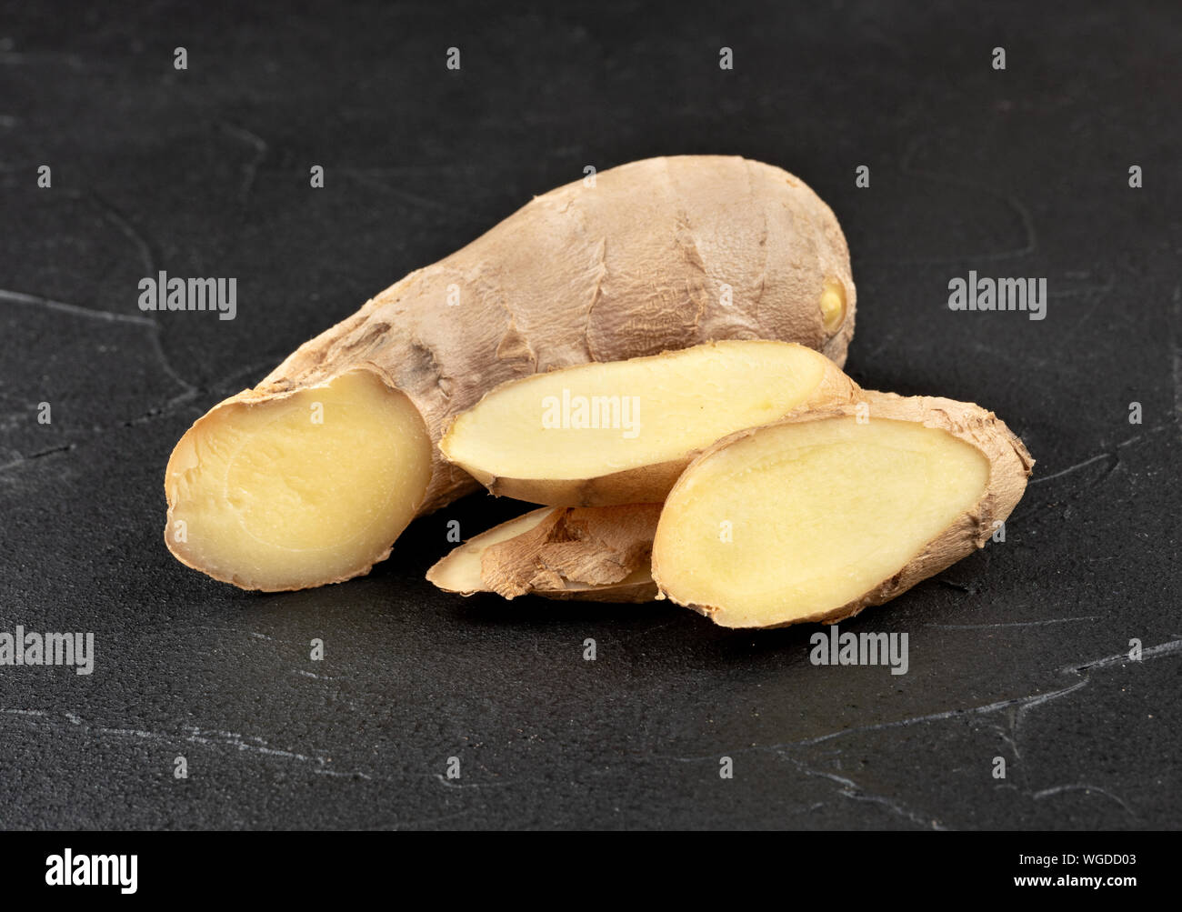 Ginger root cut slices hi-res stock photography and images - Alamy