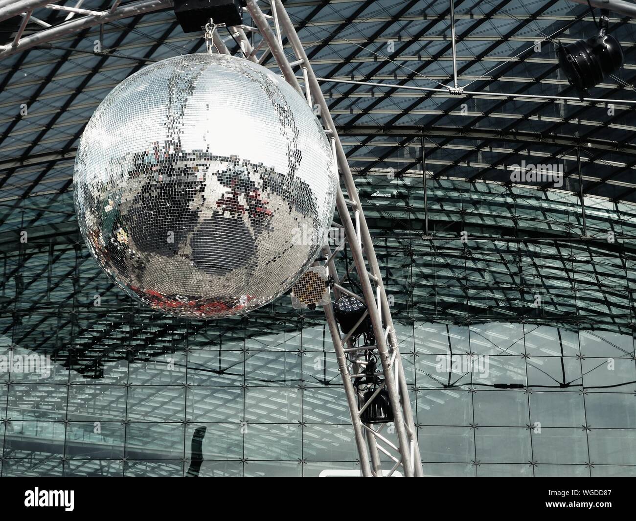 Silver ball structure hi-res stock photography and images - Alamy