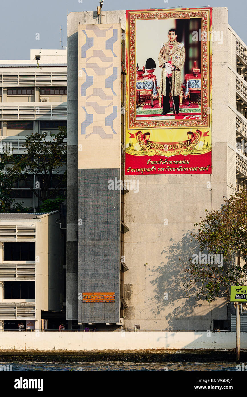 gigantic portrait of the new king, King Vajiralongkorn, Rama X on a ...