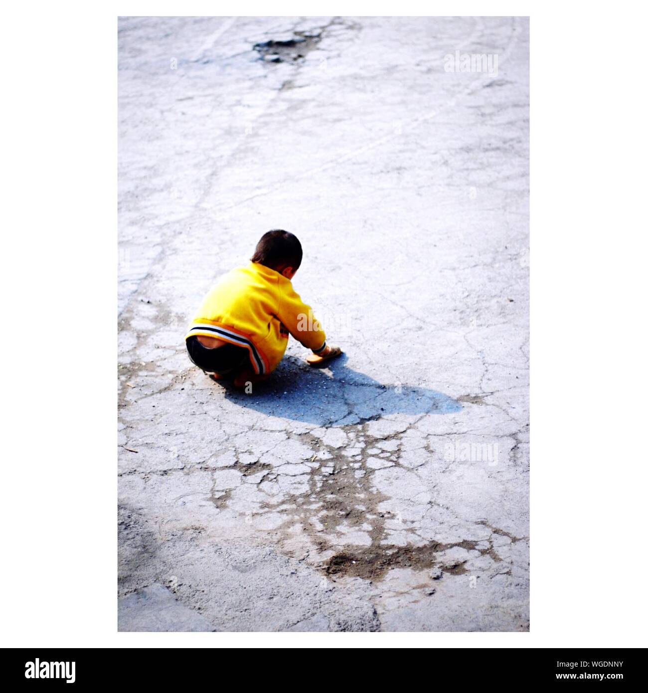 Crouching or kneeling Cut Out Stock Images & Pictures - Alamy