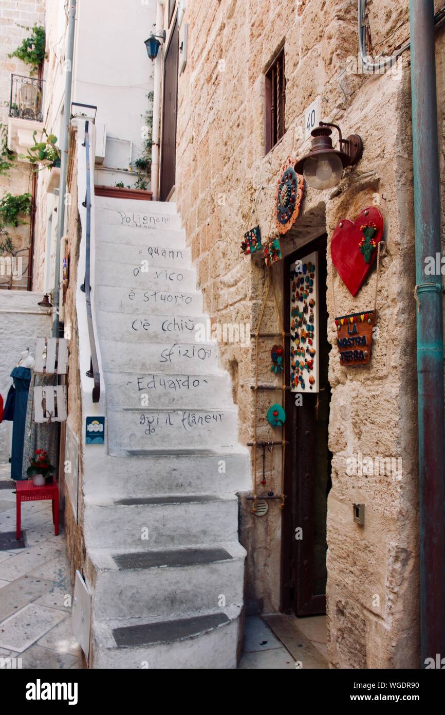 Italian streets hi-res stock photography and images - Alamy