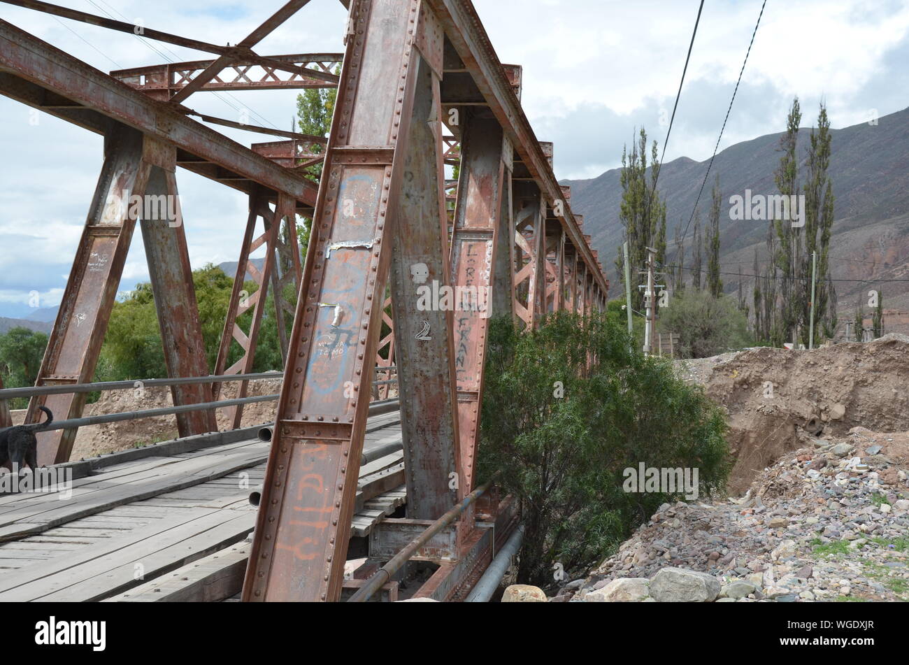 Rusty bridge hi-res stock photography and images - Alamy