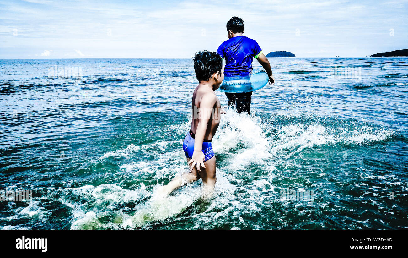 Brothers enjoying nature hi-res stock photography and images - Alamy
