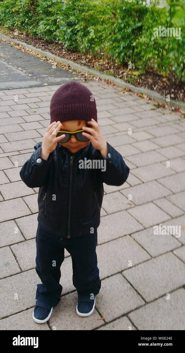 Child path hi-res stock photography and images - Alamy