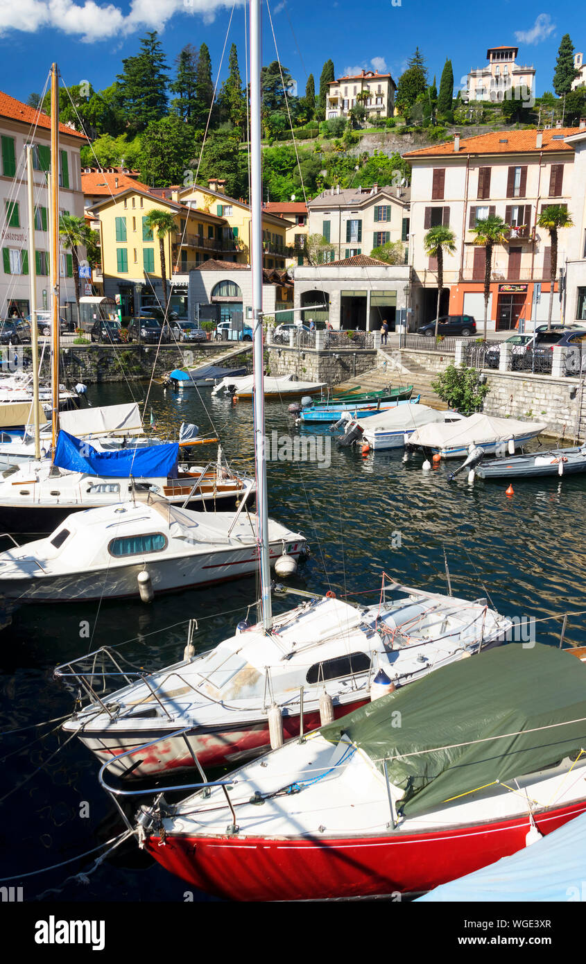 Lake como boats hi-res stock photography and images - Alamy