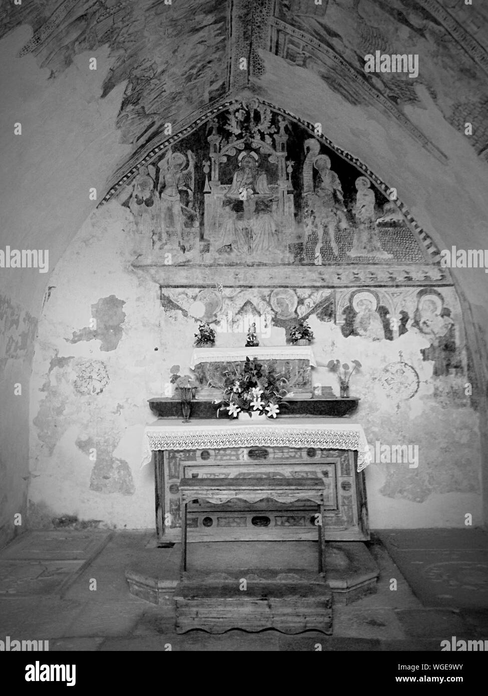 Interior old church hi-res stock photography and images - Alamy