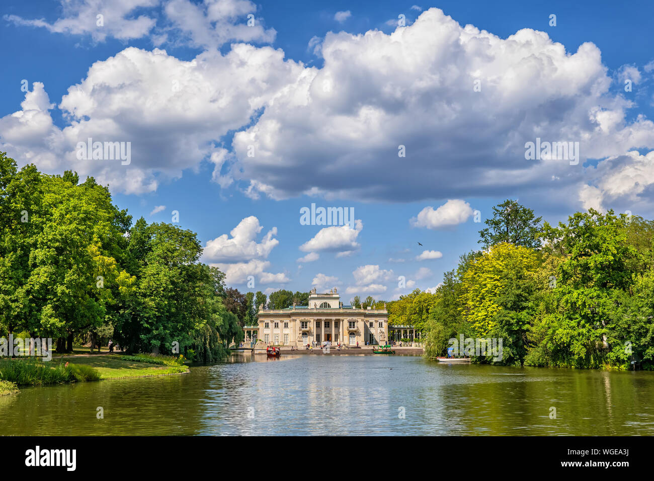 Neoclassical palace hi-res stock photography and images - Alamy