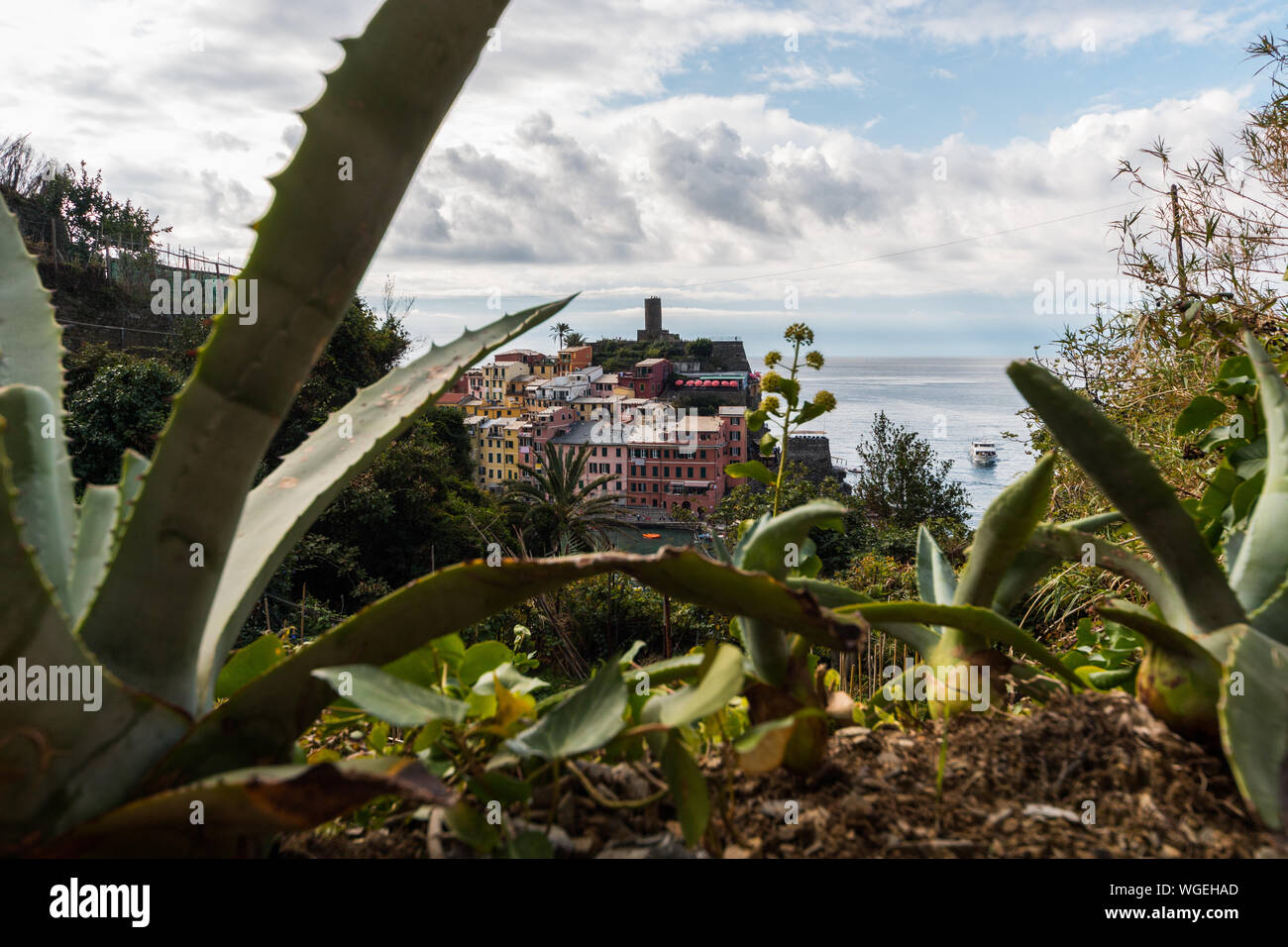 Glimpse of Vernazza, Cinque Terre Nature Park, La Spezia, Ligurian Sea ...