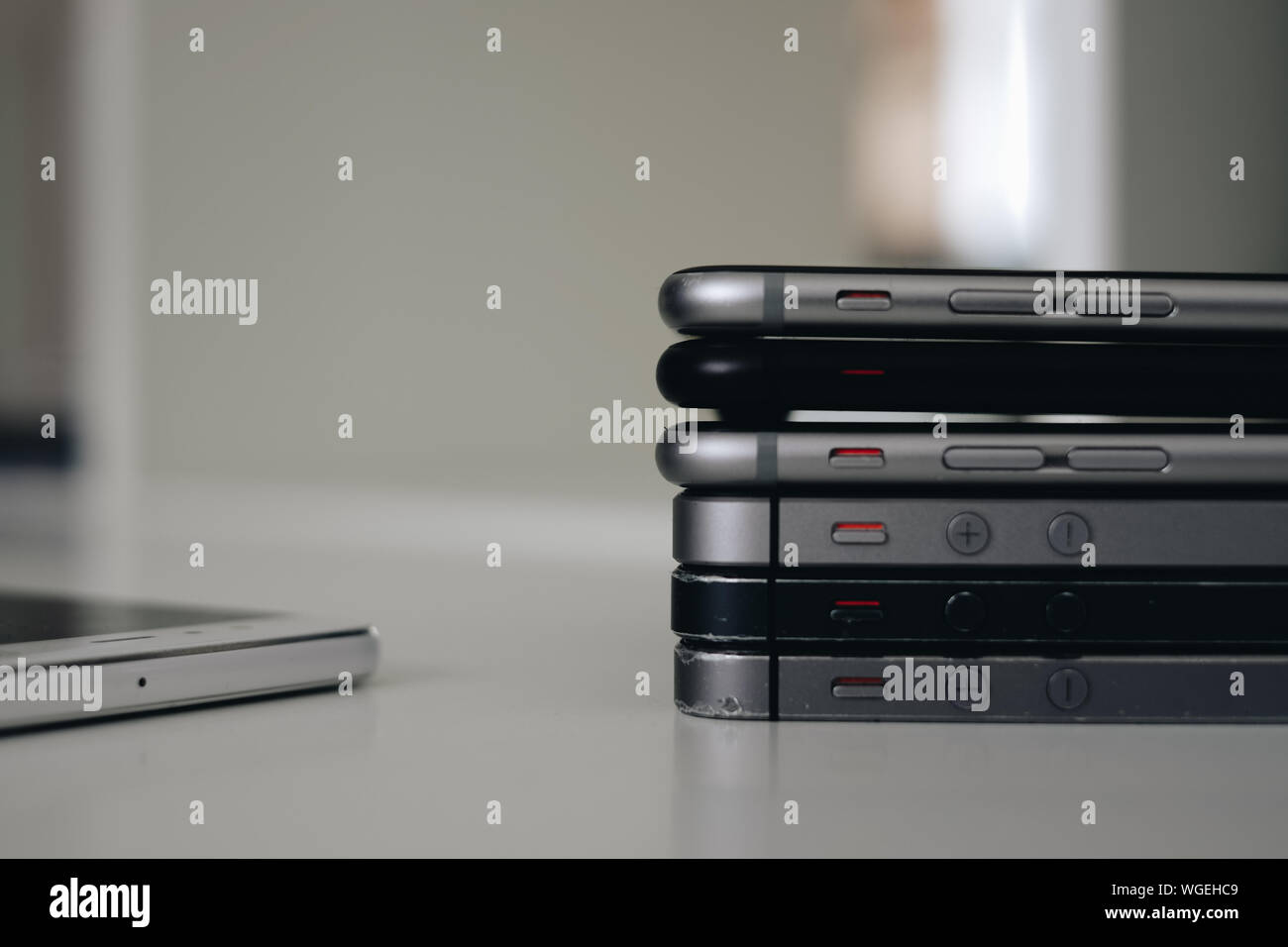 Smart phones hi-res stock photography and images - Alamy