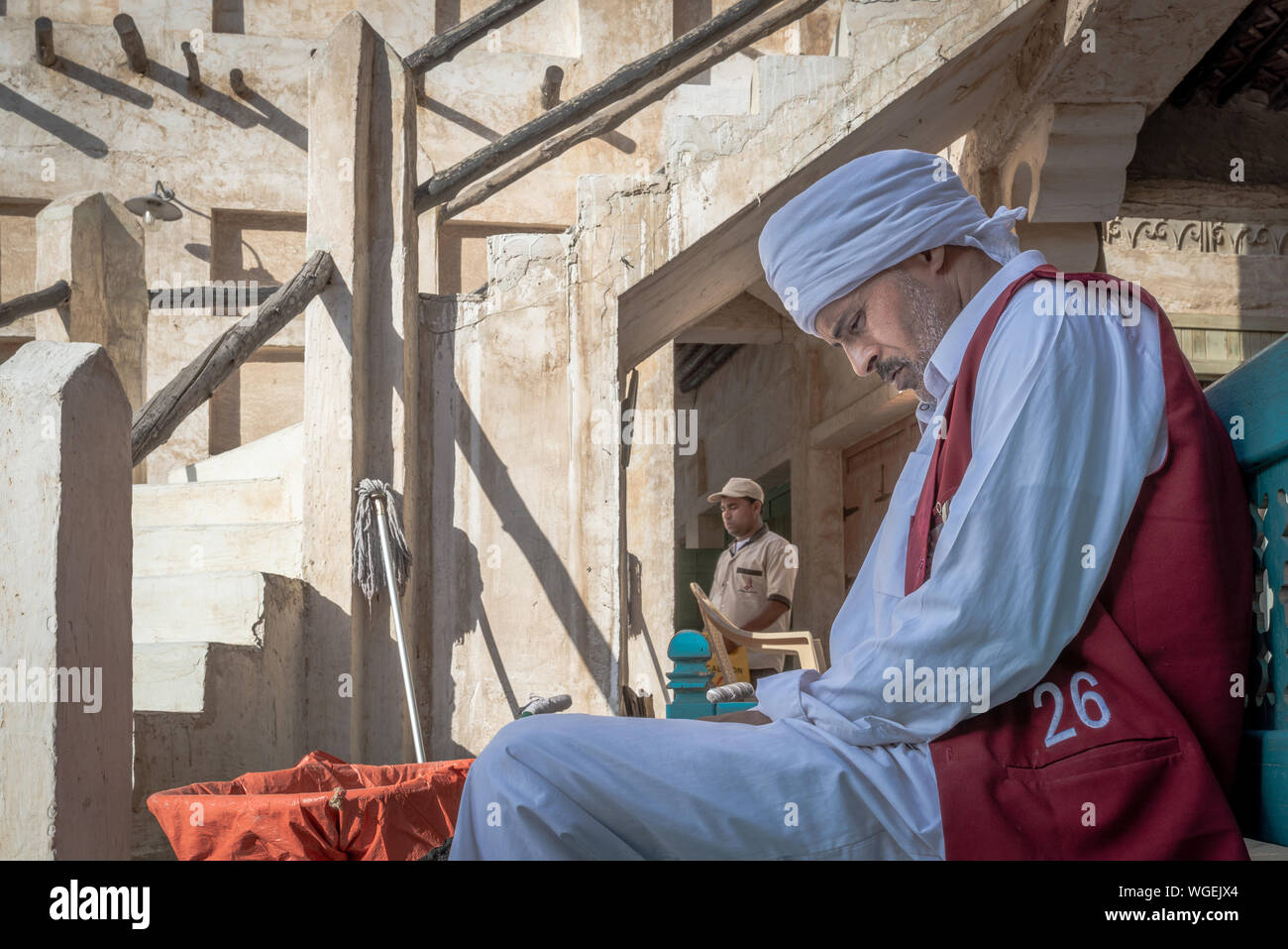 Arabic employee hi-res stock photography and images - Alamy