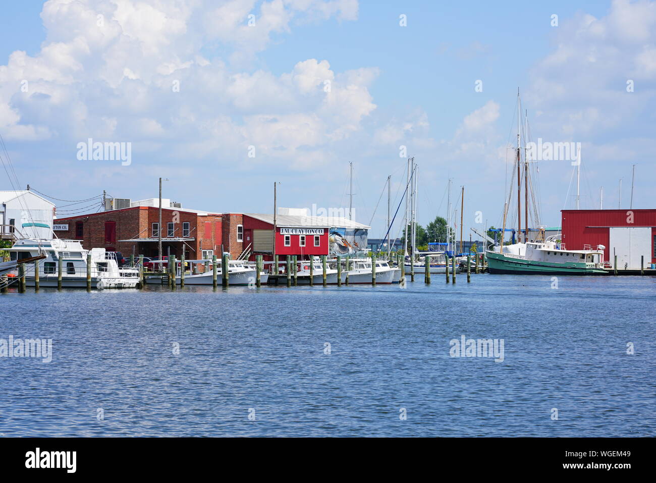 Crabbing chesapeake bay maryland hi-res stock photography and images ...