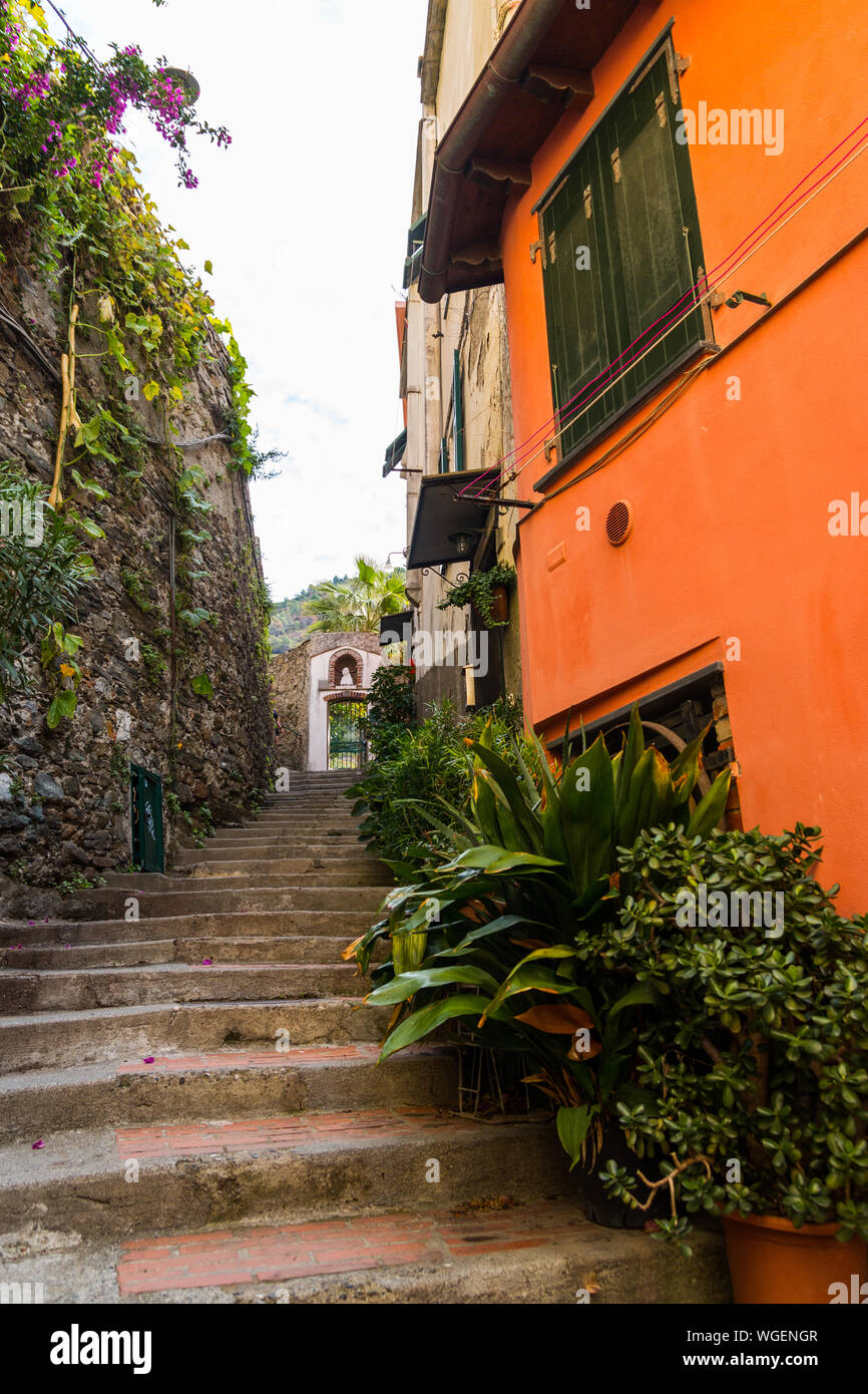 Glimpse of Vernazza, Cinque Terre Nature Park, La Spezia, Ligurian Sea ...