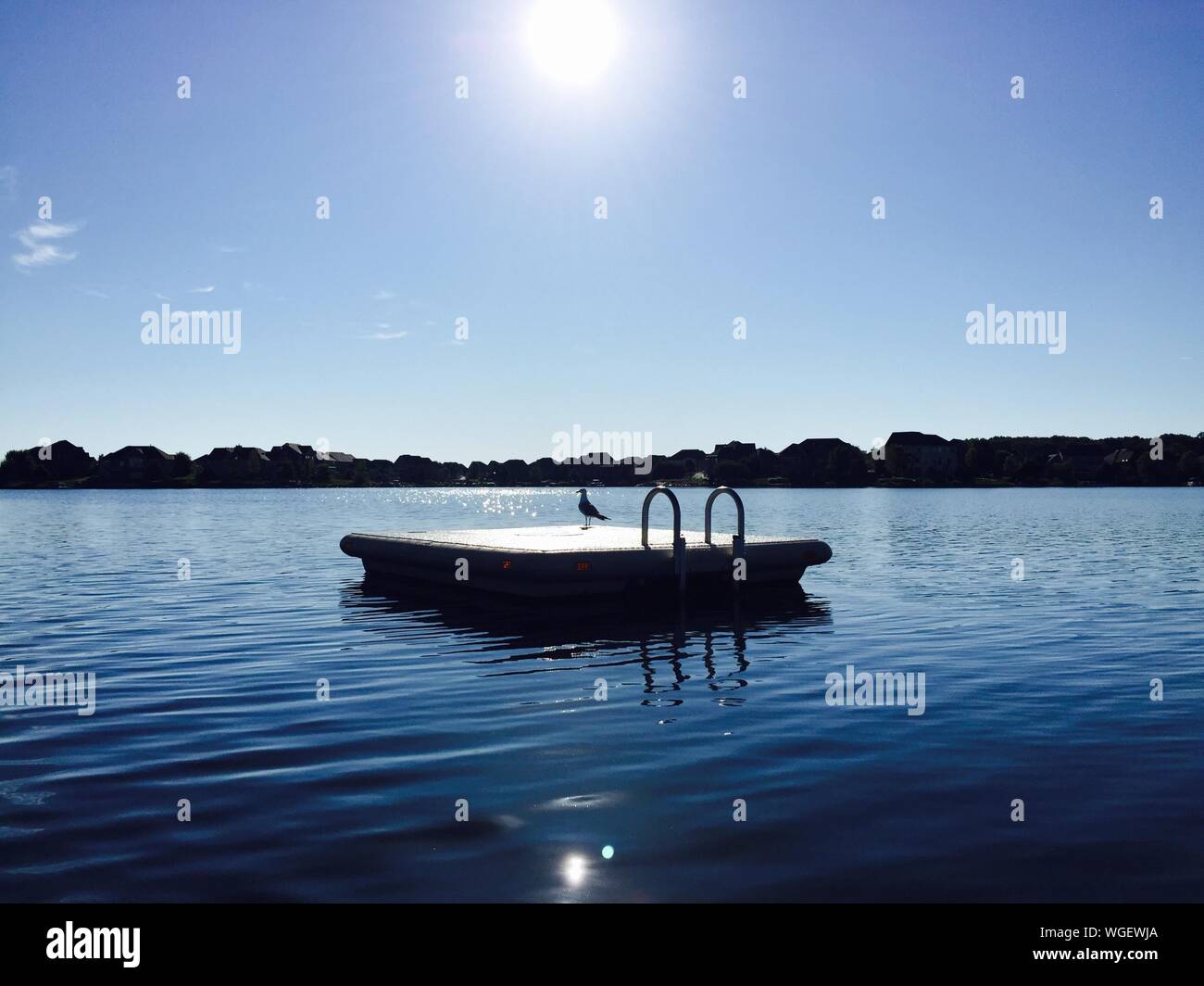 Floating platform lake hi-res stock photography and images - Alamy