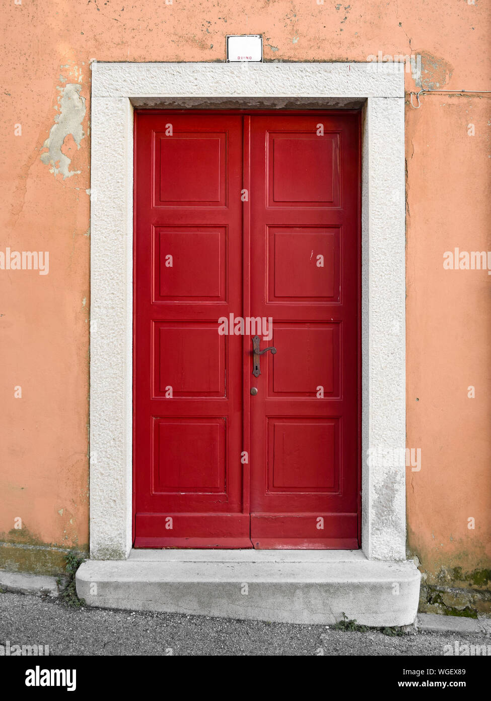 Coral house exterior hi-res stock photography and images - Alamy