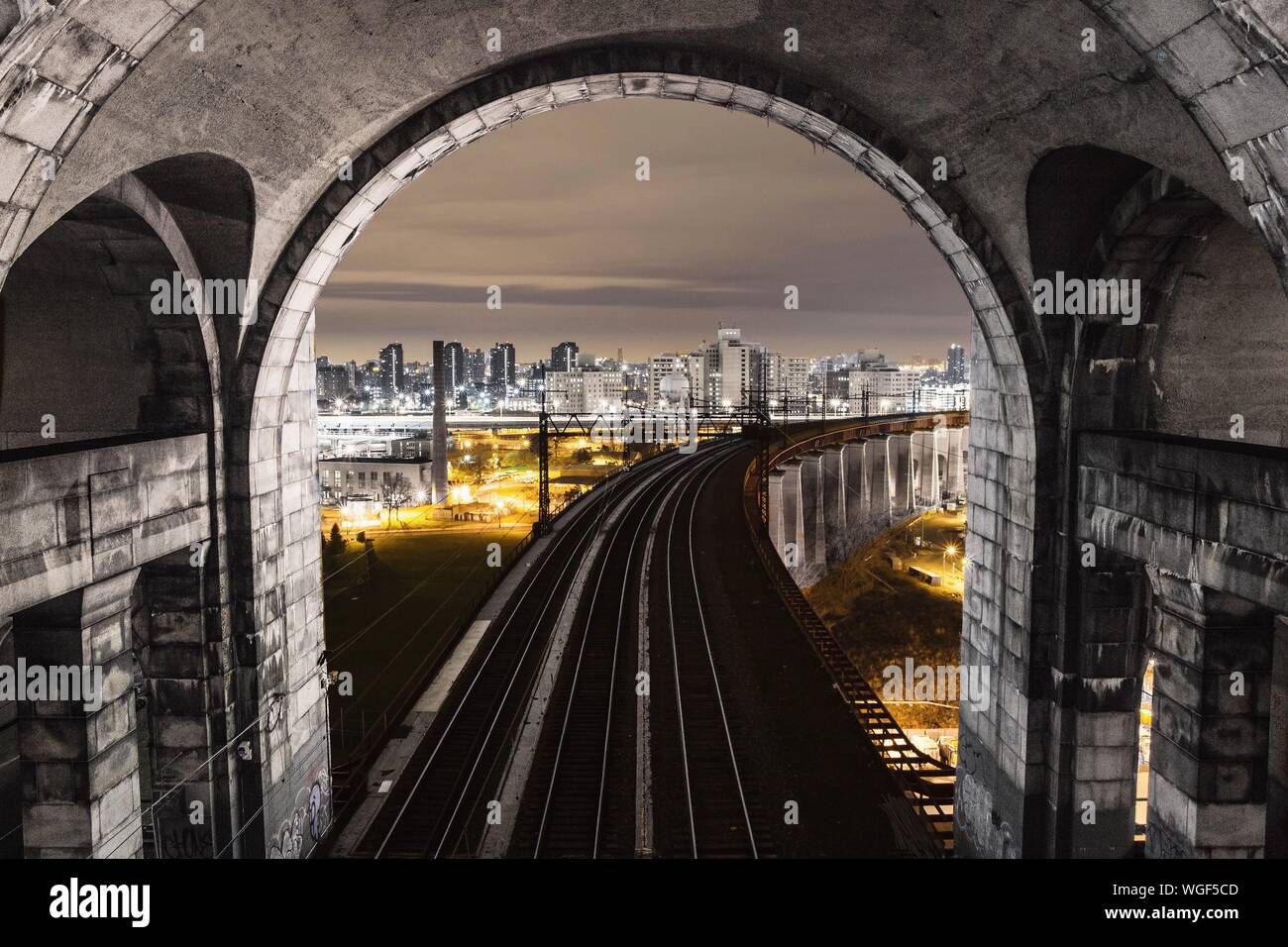 The hell gate bridge hi-res stock photography and images - Alamy