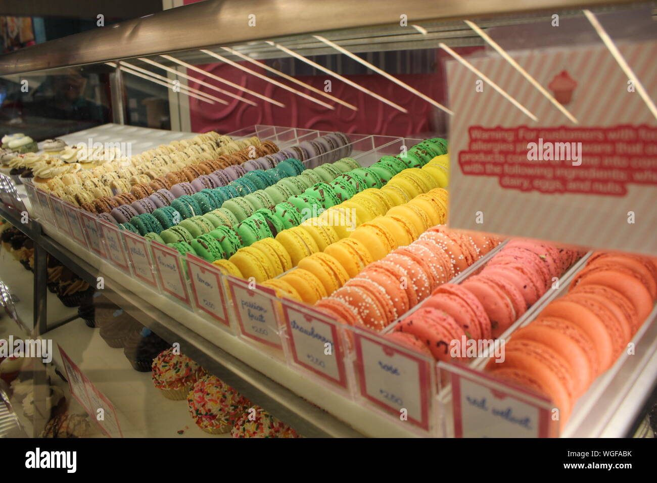 Retail display cabinets hi-res stock photography and images - Alamy