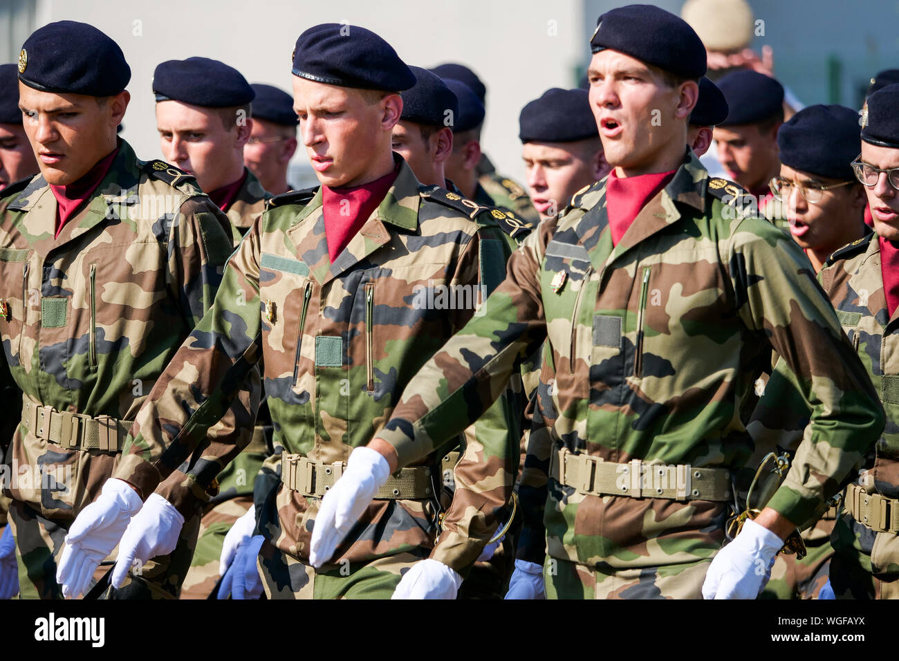 Jeunes soldats hi-res stock photography and images - Alamy