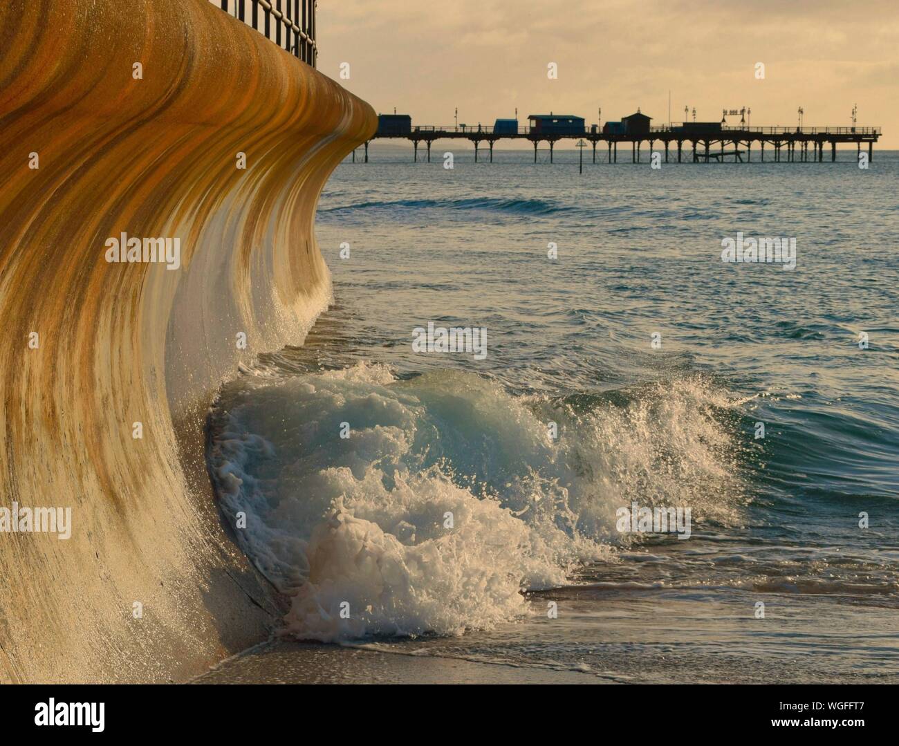 Wave sea wall hi-res stock photography and images - Alamy