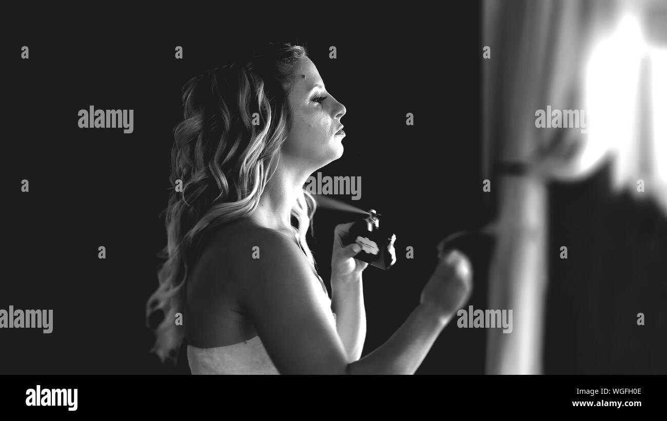 Women Perfume High Resolution Stock Photography and Images - Alamy