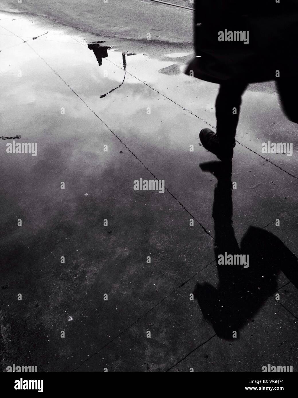 Puddle running hi-res stock photography and images - Alamy