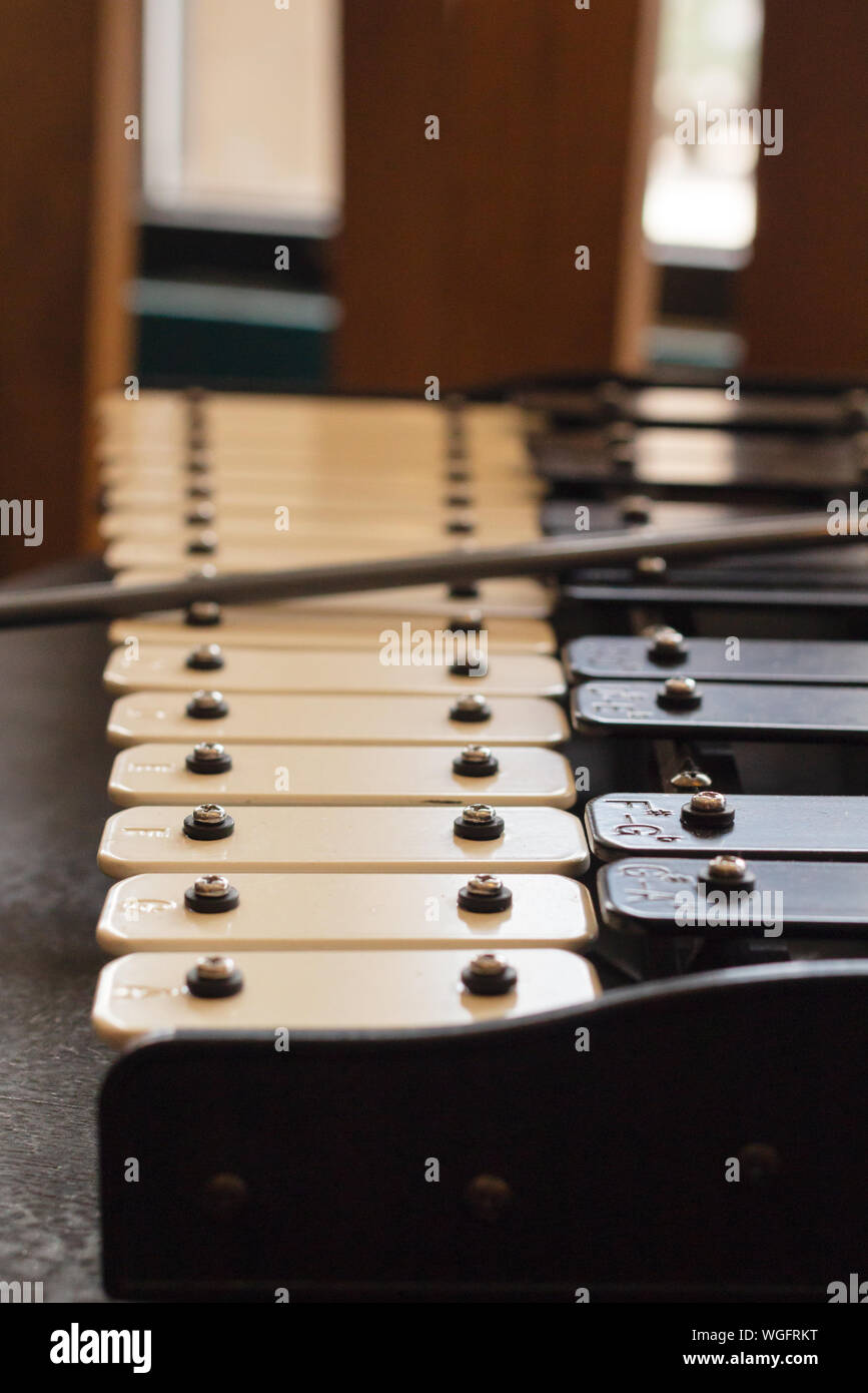 Xylophone musical instrument hi-res stock photography and images - Alamy