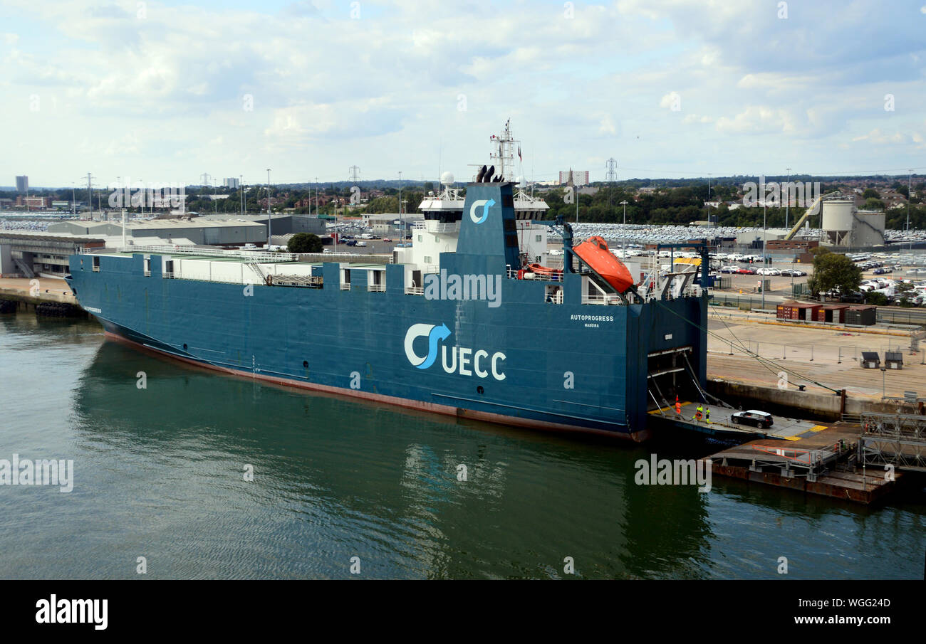 Car carrier ship hi-res stock photography and images - Alamy