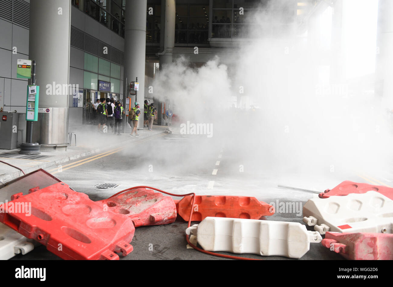 Hong kong bus stops hi-res stock photography and images - Alamy