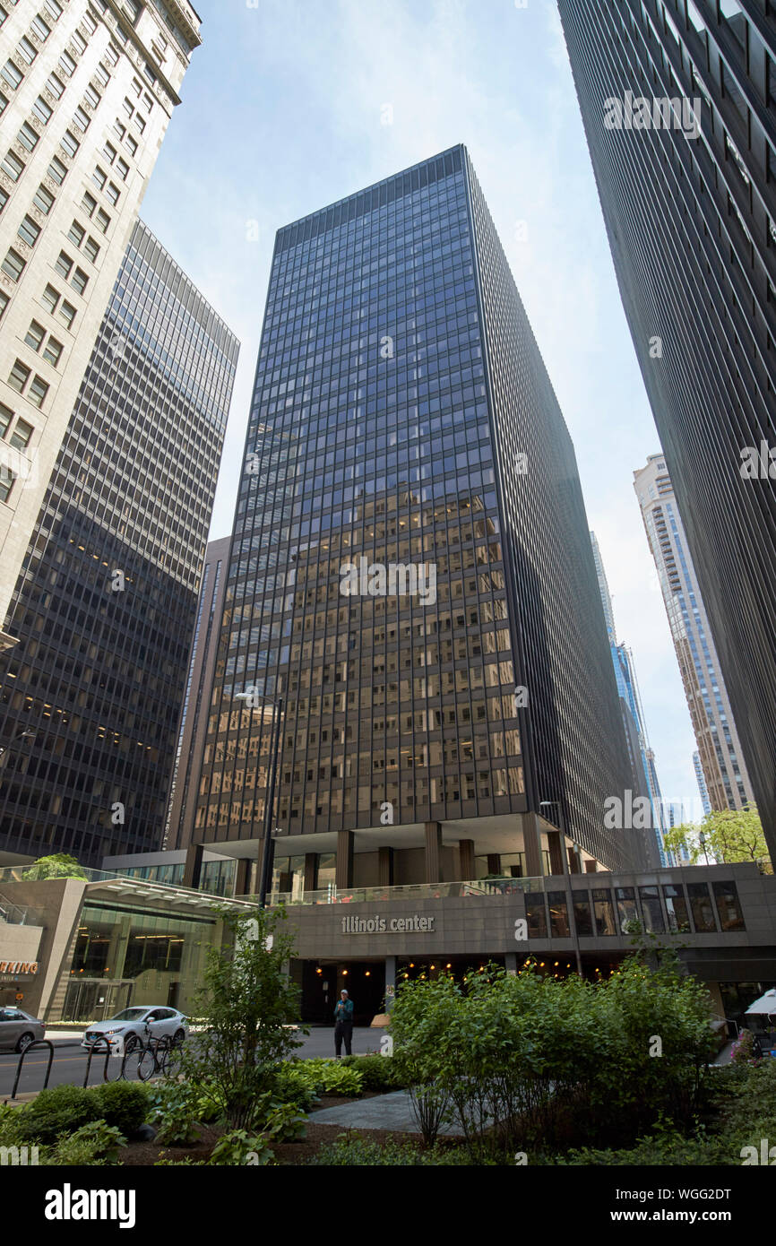 two illinois center building international style skyscraper chicago ...
