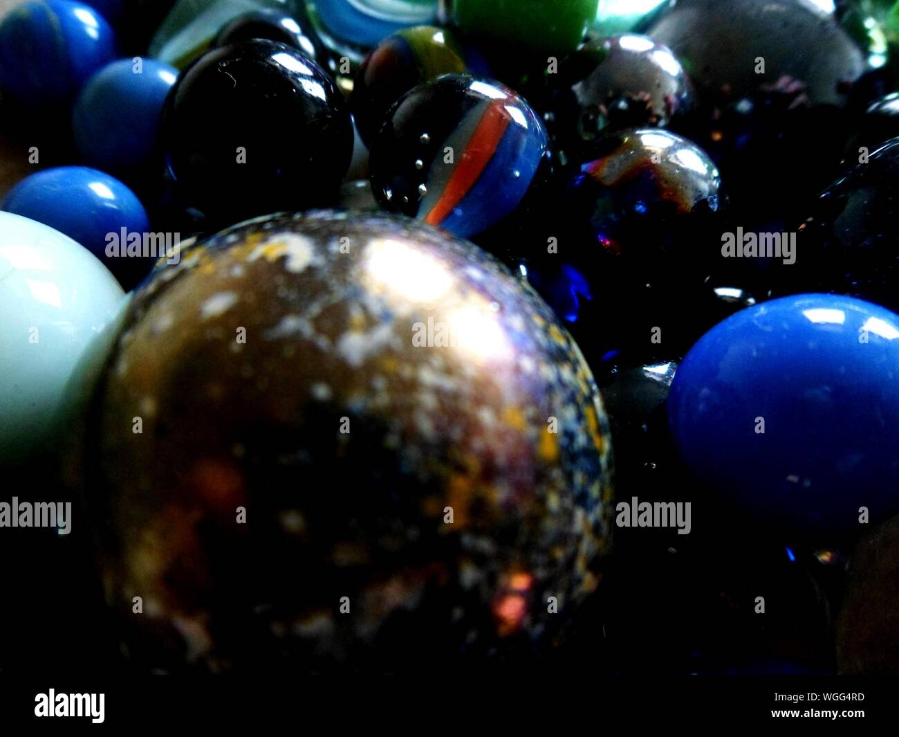 Large marbles hi-res stock photography and images - Alamy