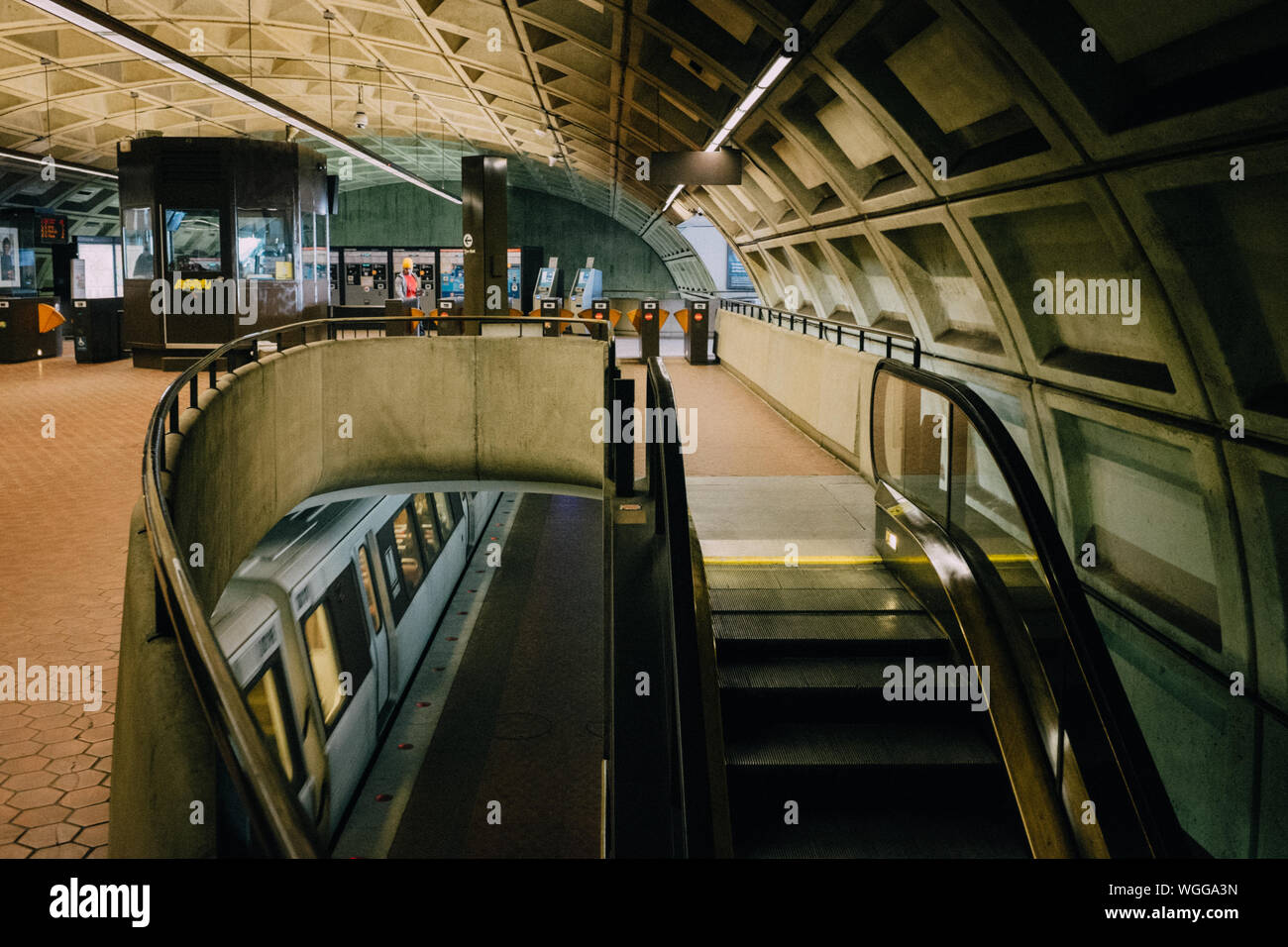 Empty railway hi-res stock photography and images - Alamy