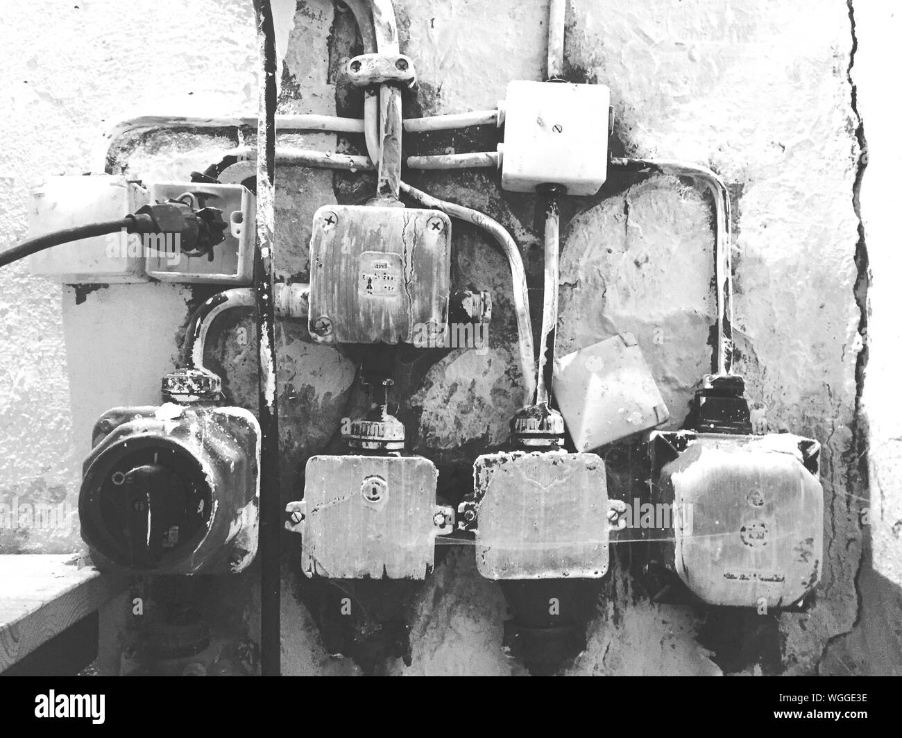 Fuse boxes hi-res stock photography and images - Alamy