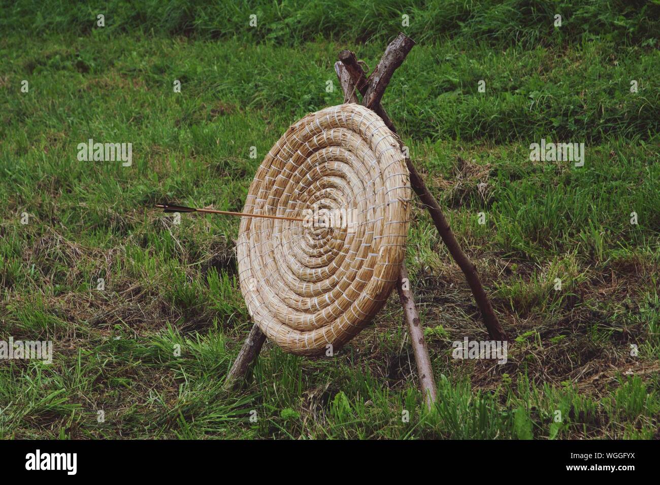 Ancient bow arrow hi-res stock photography and images - Alamy