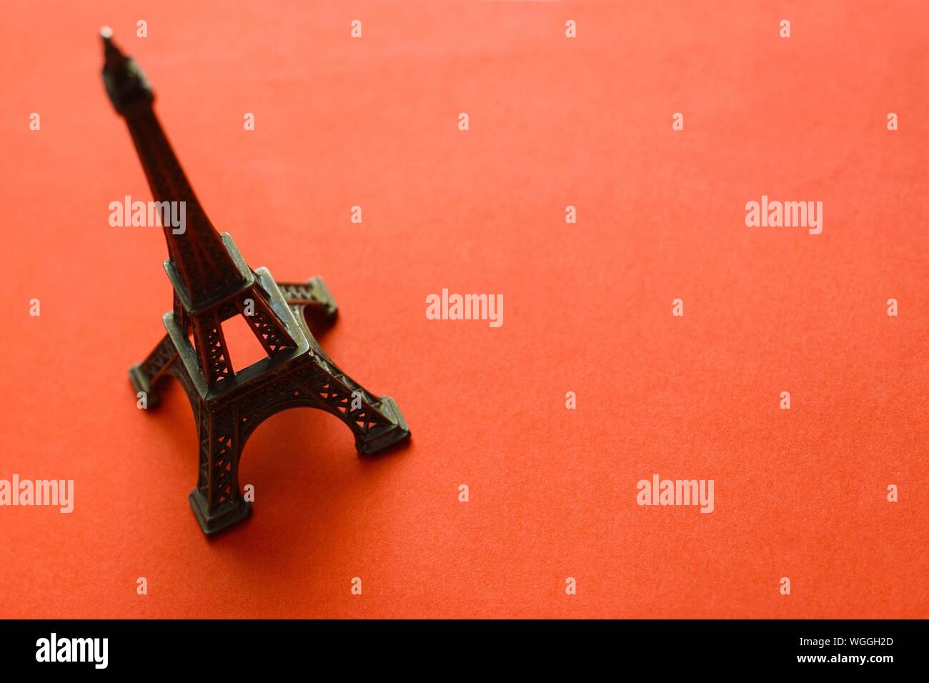 Red eiffel tower hi-res stock photography and images - Alamy