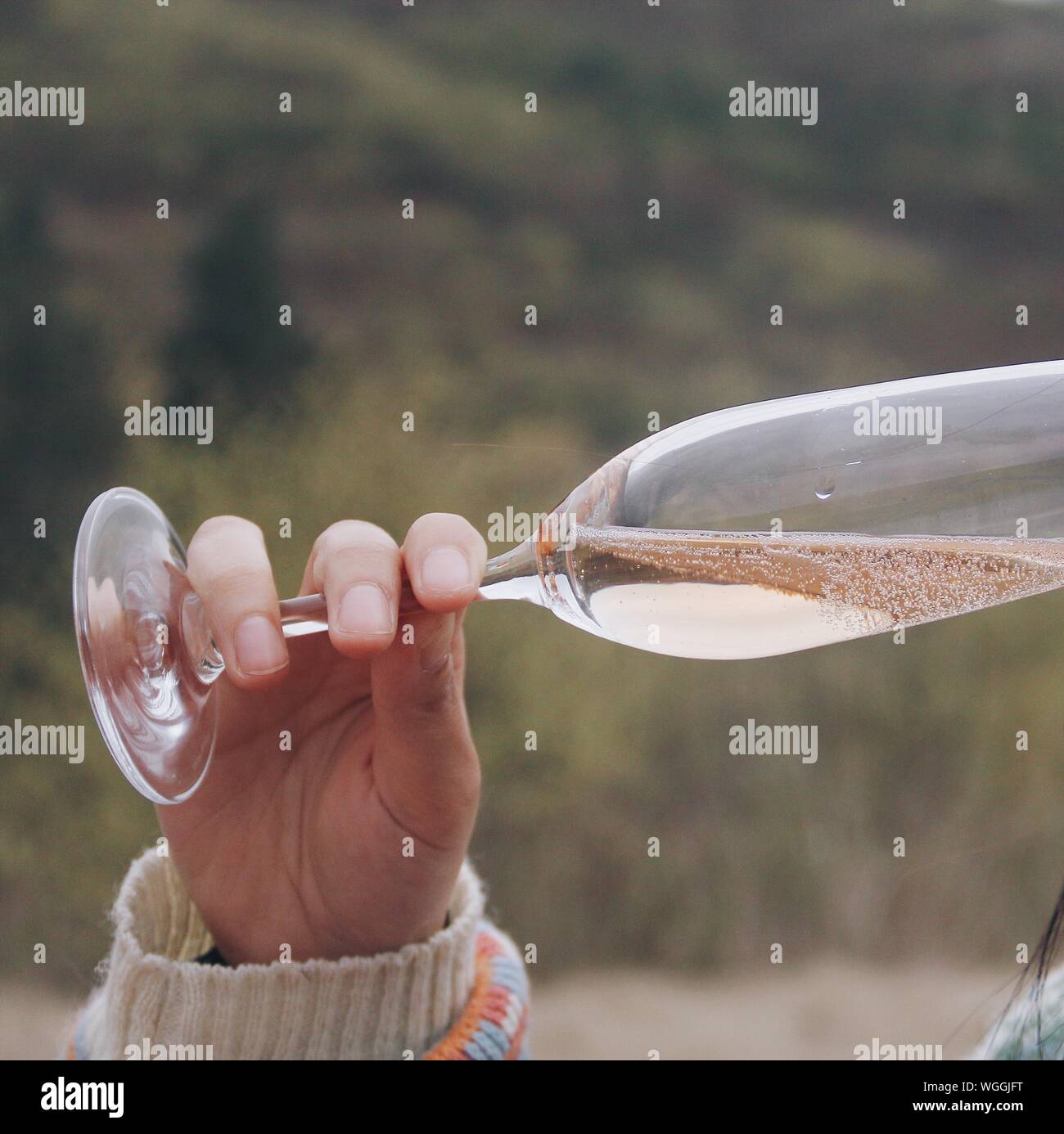 Close up hand holding glass hi-res stock photography and images - Alamy