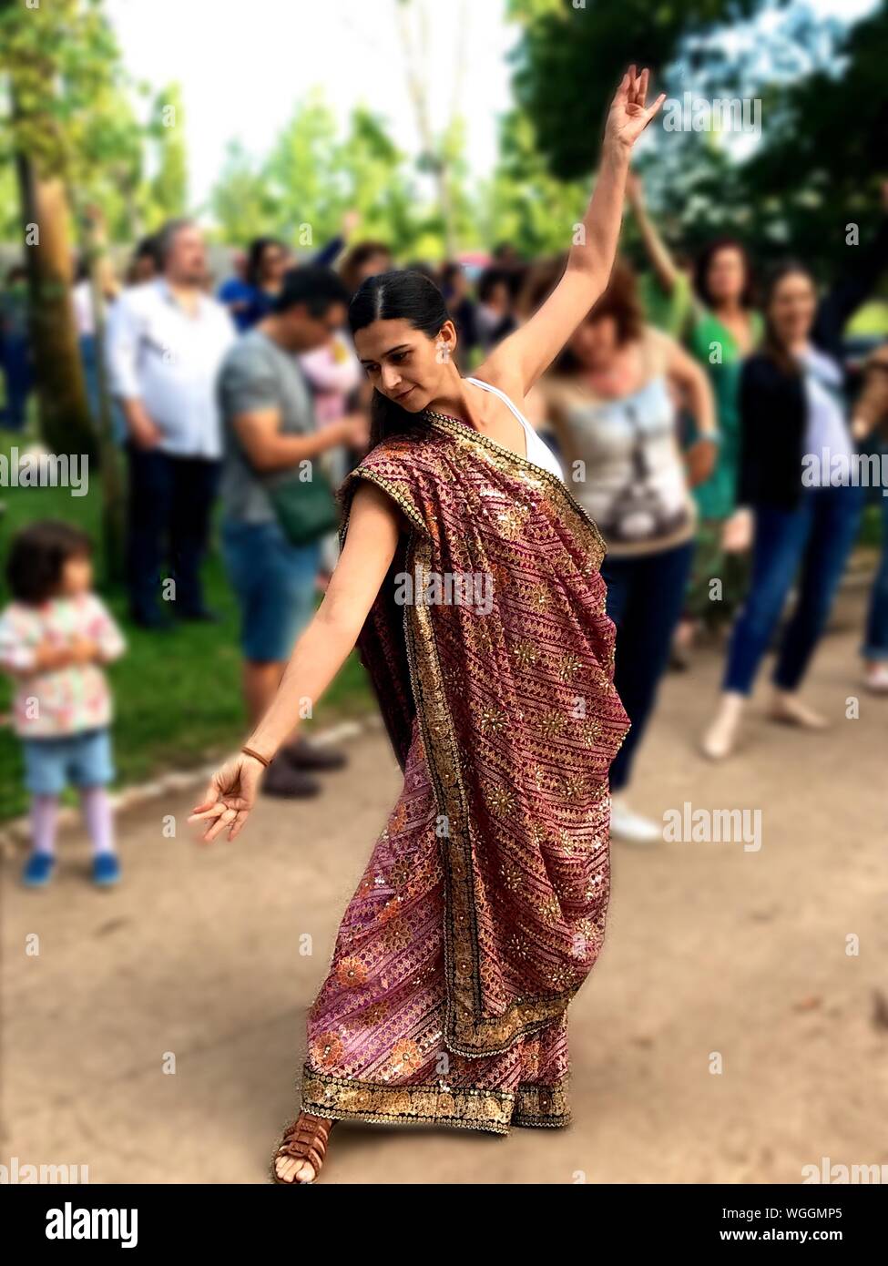 Girls in sari hi-res stock photography and images - Alamy