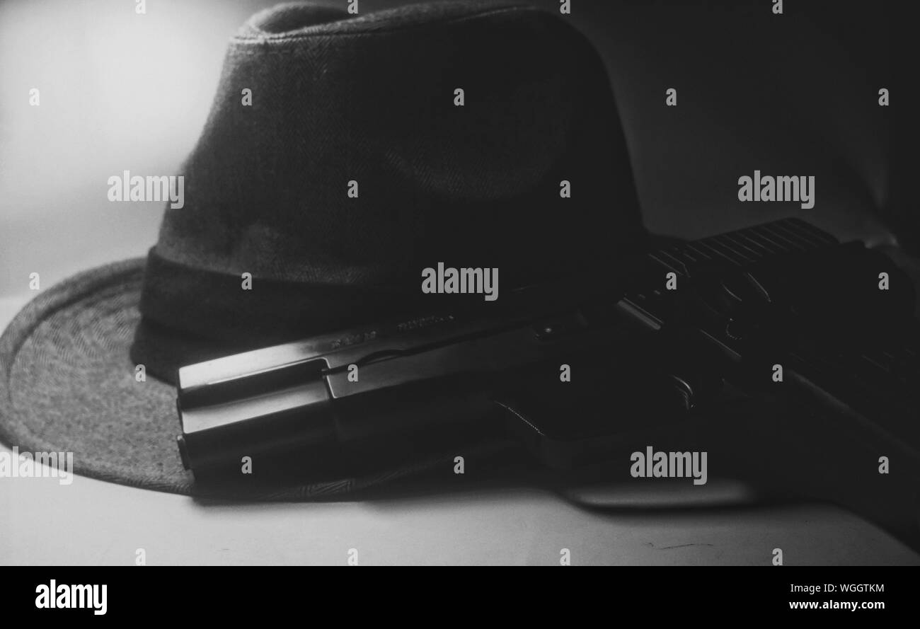 Mafia gun Black and White Stock Photos & Images - Alamy