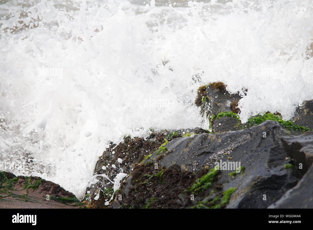 Wave hitting hi-res stock photography and images - Alamy