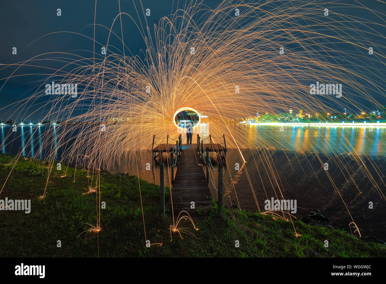 Sparks flying hi-res stock photography and images - Alamy