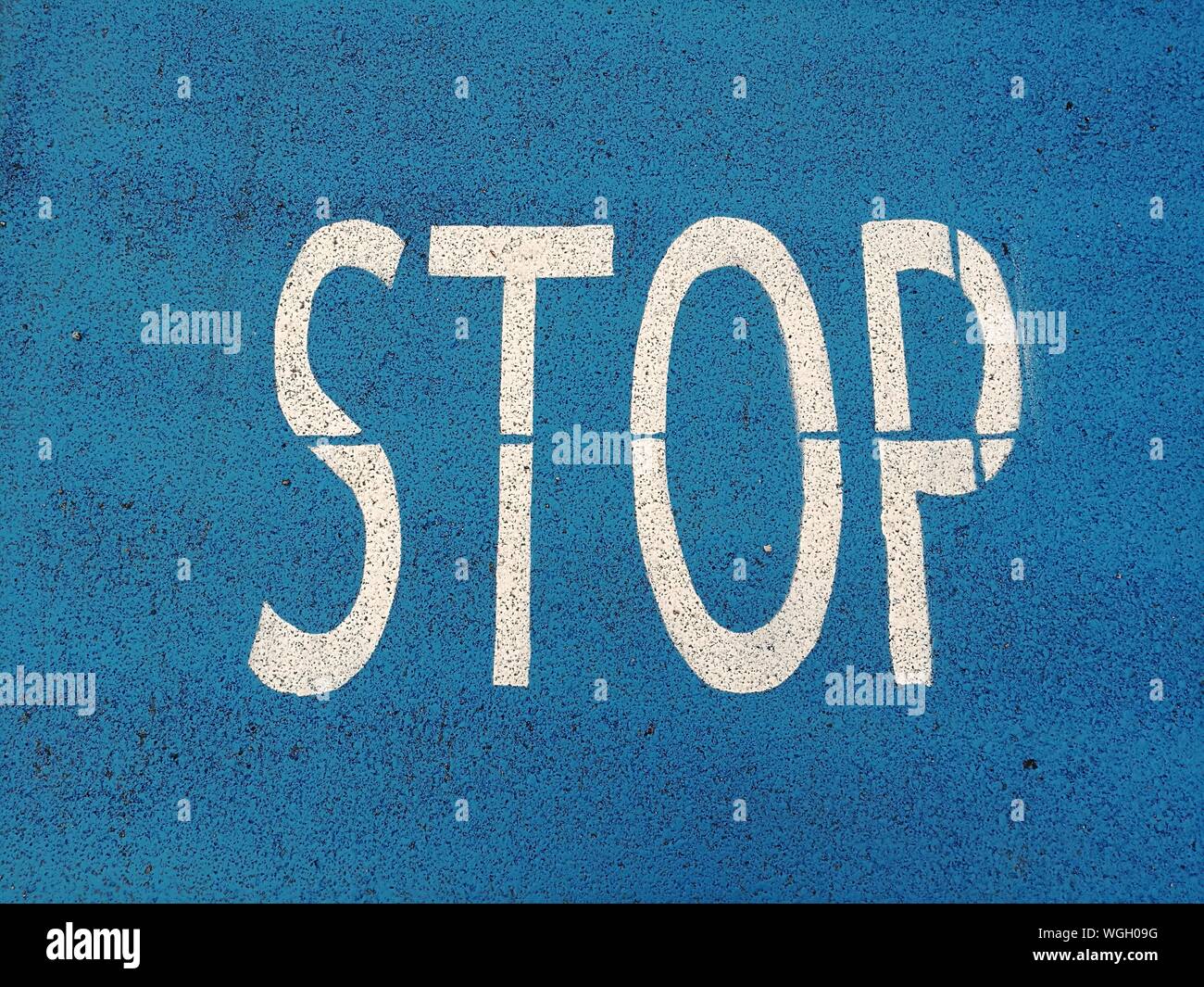 Full stop sign hi-res stock photography and images - Alamy