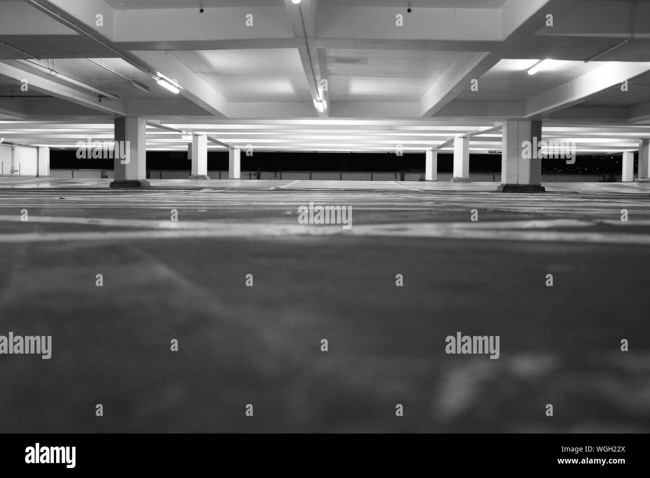 Empty basement hi-res stock photography and images - Alamy