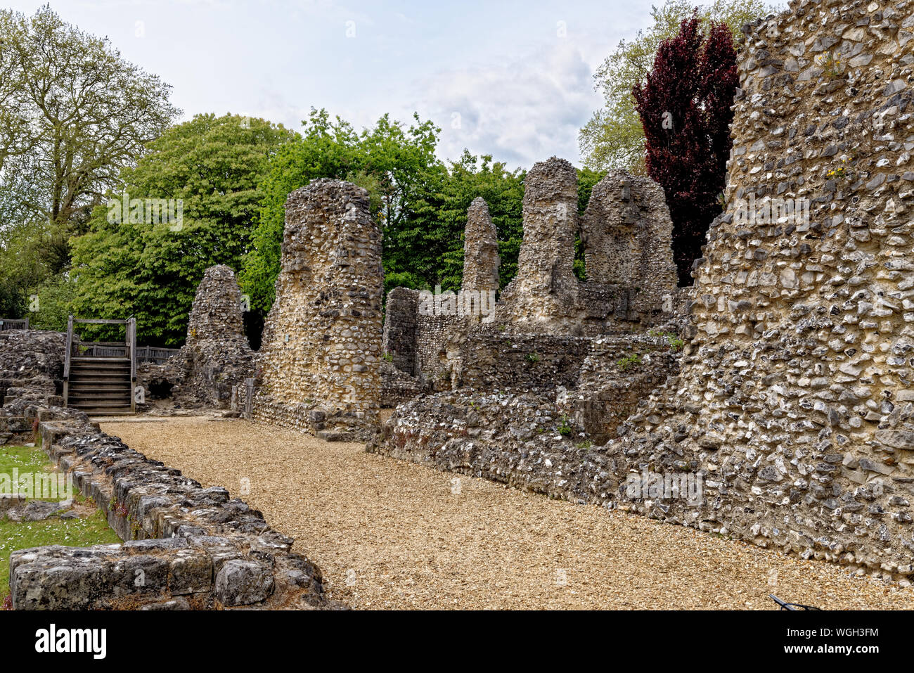 Wolvesey Castle (Old Bishop's Palace) - Monumental remains of a 12th ...