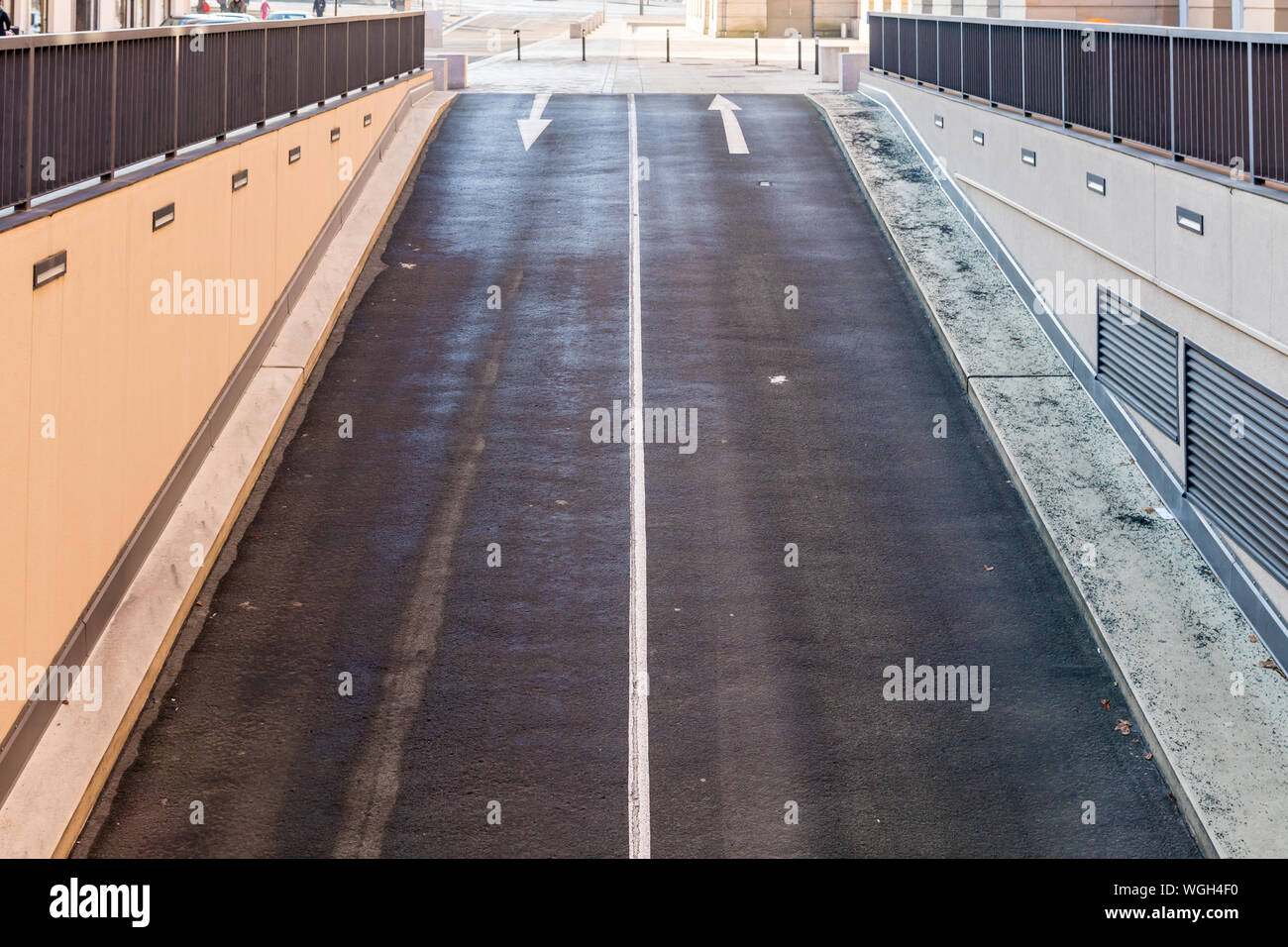 Parking garage entrance hi-res stock photography and images - Alamy