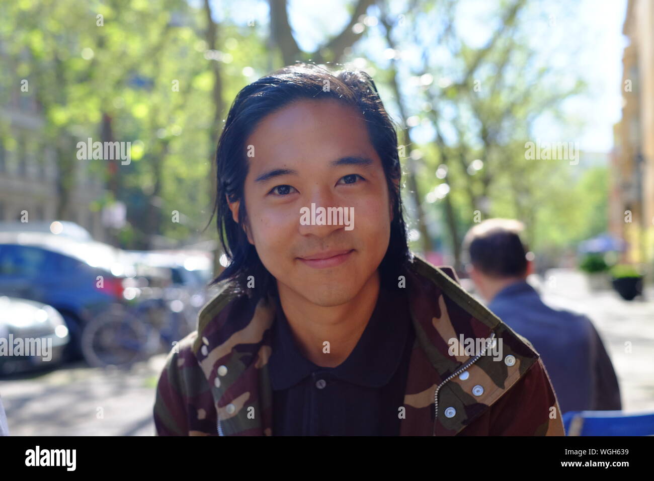 Smiling teenager and hi-res stock photography and images - Alamy